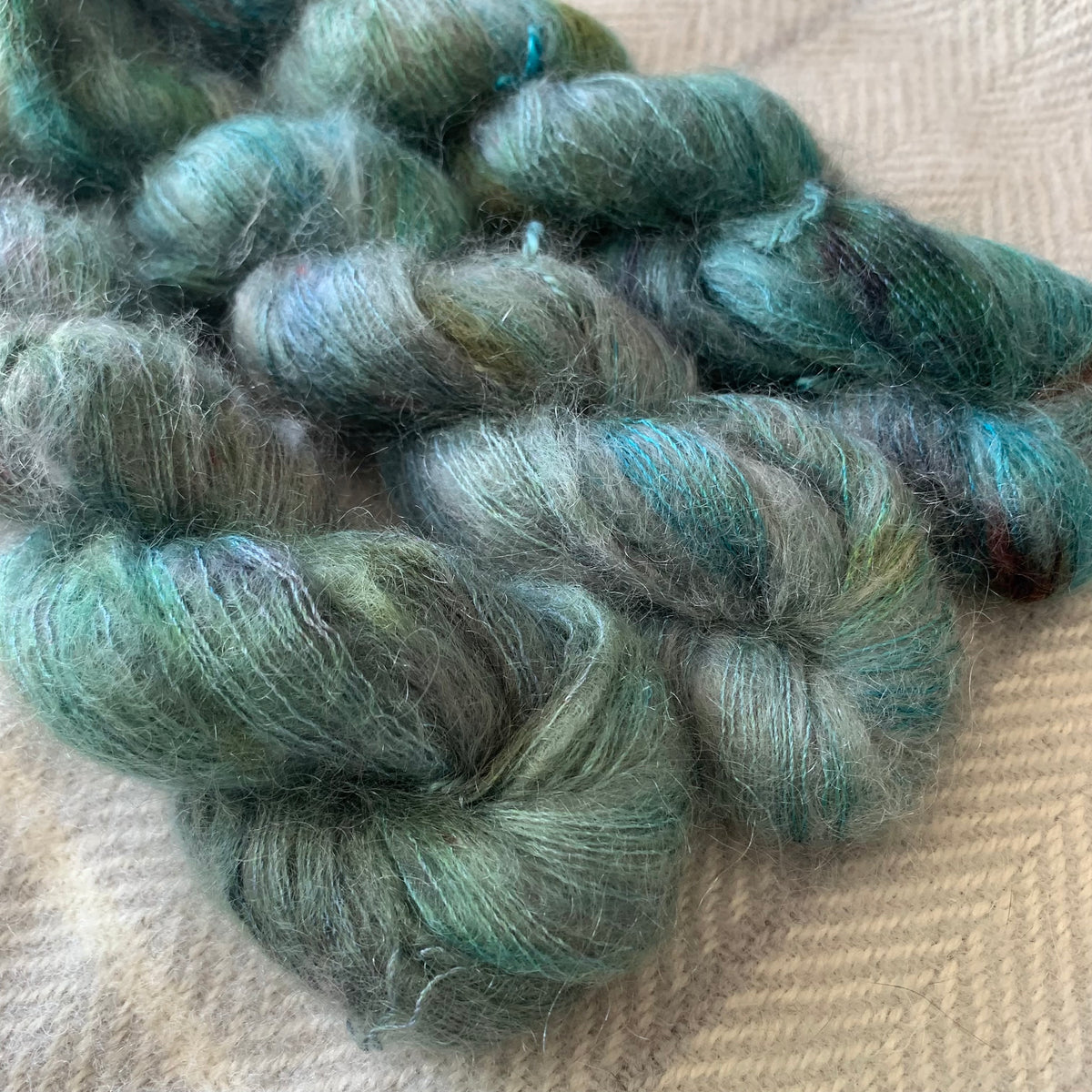 Oyster Yarns Fluff Tadpole – The Purl Box